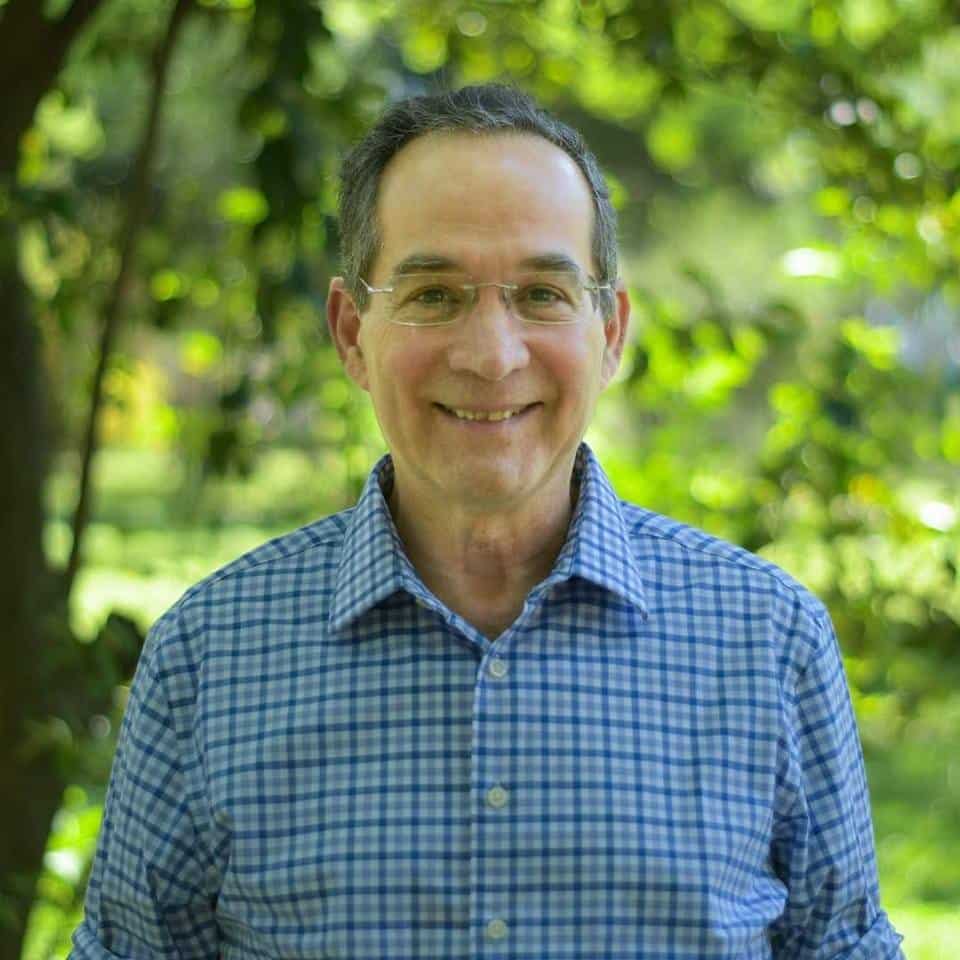 Martín Burt presenta el libro «Manual Práctico Paso a Paso, Paraguay ...