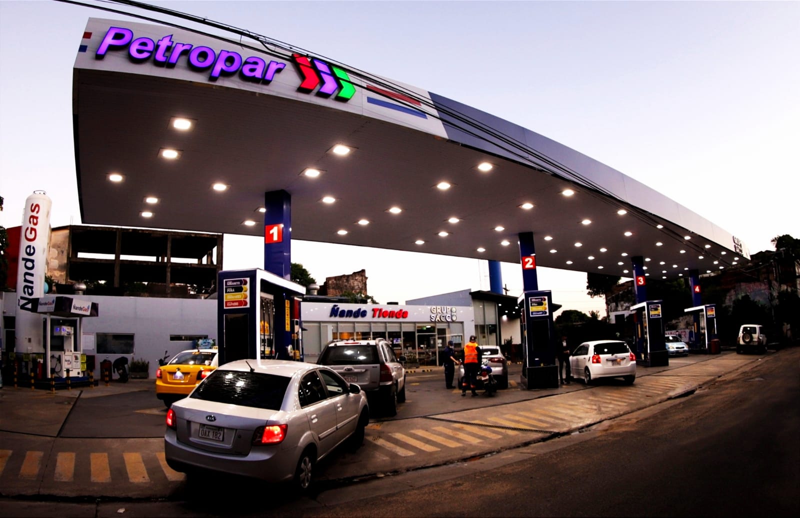 Petropar baja el precio de sus combustibles