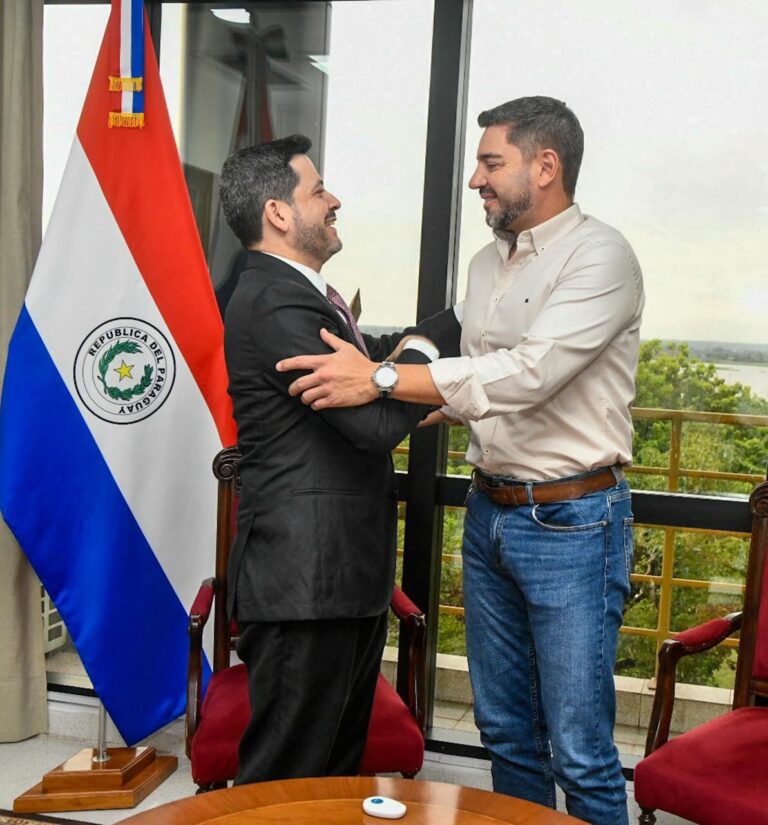 ¿Raúl Latorre dispuesto a integrar chapa presidencial con Alliana?